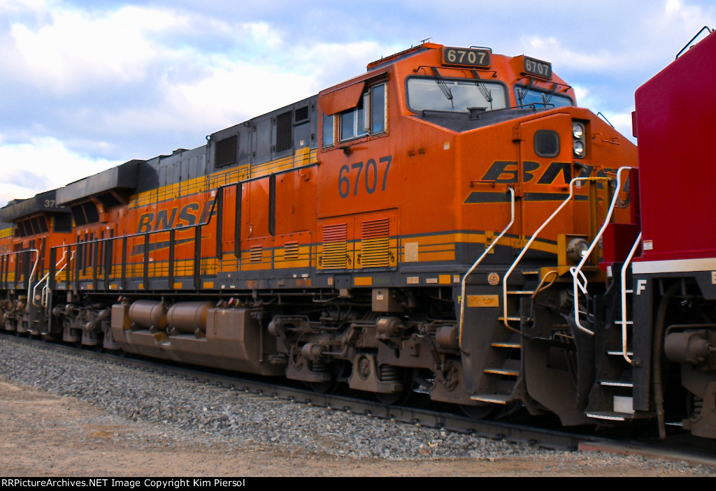 BNSF 6707